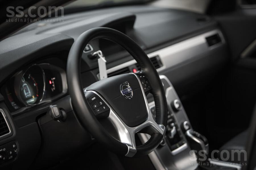 Pelēks Volvo V70 2015 Jelgava, ar dzinēja tilpumu 2.00 L un nobraukumu 0 tūkst. km par 7890 €, foto 8 vietnē AUTOMOTO.COM.LV