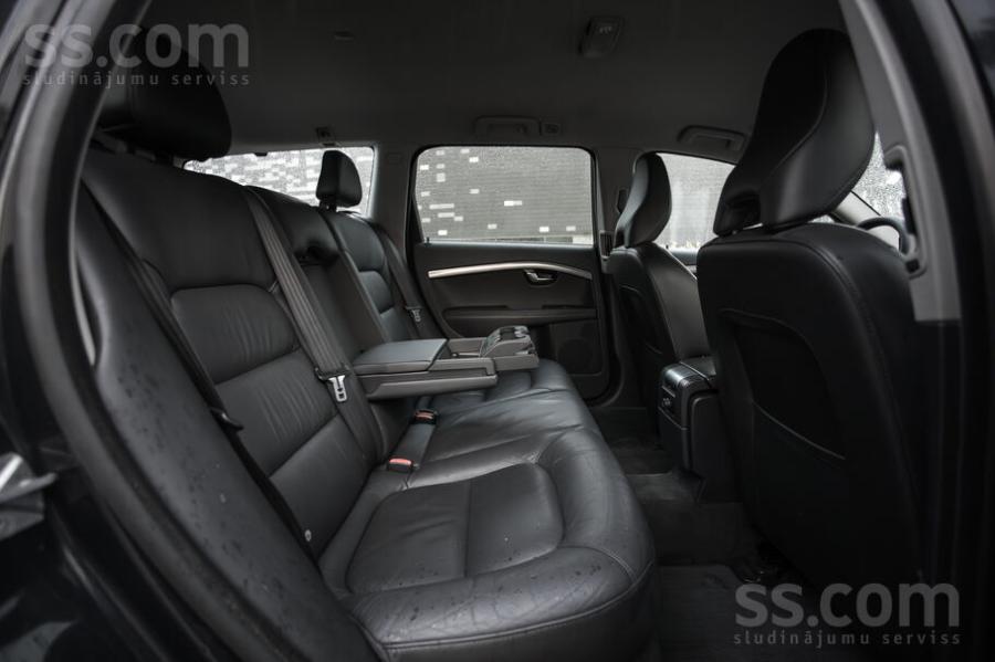 Pelēks Volvo V70 2015 Jelgava, ar dzinēja tilpumu 2.00 L un nobraukumu 0 tūkst. km par 7890 €, foto 14 vietnē AUTOMOTO.COM.LV