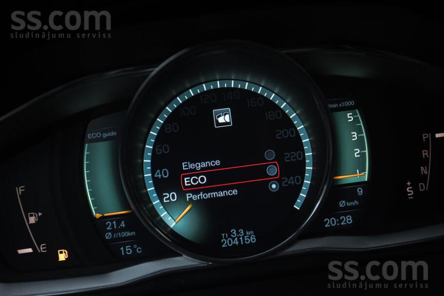 Pelēks Volvo V70 2015 Jelgava, ar dzinēja tilpumu 2.00 L un nobraukumu 0 tūkst. km par 7890 €, foto 23 vietnē AUTOMOTO.COM.LV
