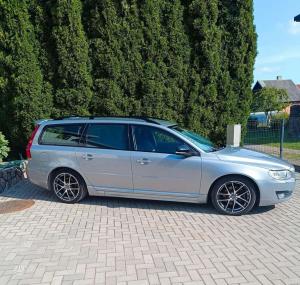 Grey Volvo V70 2015 in Siauliai, with an engine capacity of 1.97 L and mileage of 300 thousand km for 7700 €, photo 3 on AUTOMOTO.COM.LV