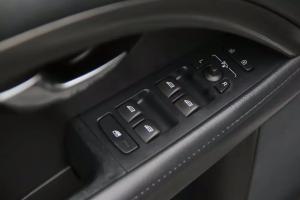 Grey Volvo V70 2015 in Riga, with an engine capacity of 2.00 L and mileage of 289 thousand km for 8190 €, photo 9 on AUTOMOTO.COM.LV