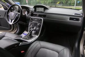 Grey Volvo V70 2015 in Riga, with an engine capacity of 2.00 L and mileage of 289 thousand km for 8190 €, photo 14 on AUTOMOTO.COM.LV