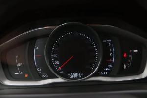 Grey Volvo V70 2015 in Riga, with an engine capacity of 2.00 L and mileage of 289 thousand km for 8190 €, photo 24 on AUTOMOTO.COM.LV