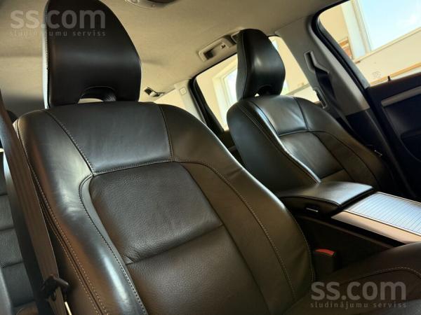 Grey Volvo V70 2015 in Tukums, with an engine capacity of 2.00 L and mileage of 271 thousand km for 7900 €, photo 7 on AUTOMOTO.COM.LV