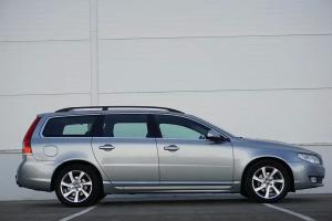Pelēks Volvo V70 2015 Rīga, ar dzinēja tilpumu 2.00 L un nobraukumu 247 tūkst. km par 7200 €, foto 11 vietnē AUTOMOTO.COM.LV