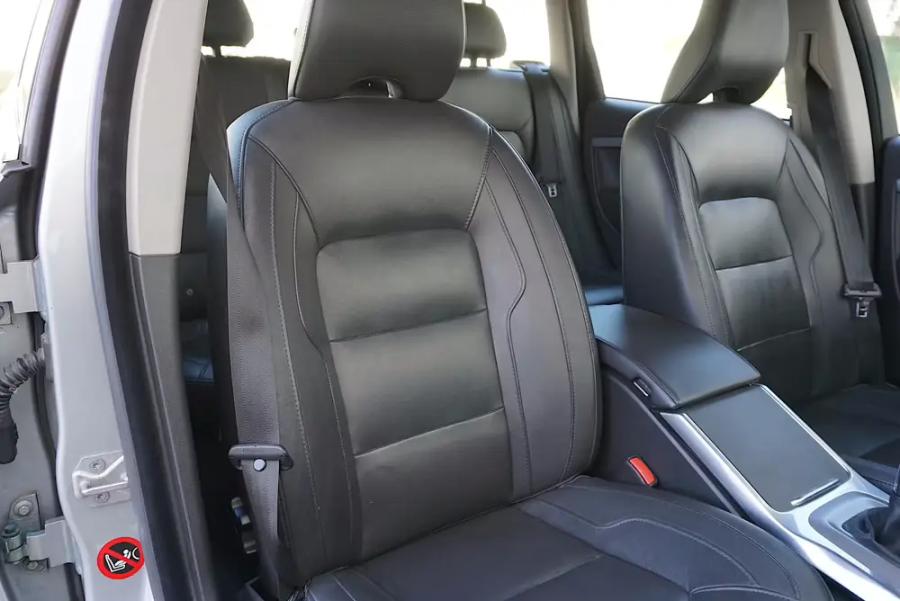 Pelēks Volvo V70 2015 Rīga, ar dzinēja tilpumu 2.00 L un nobraukumu 247 tūkst. km par 7200 €, foto 14 vietnē AUTOMOTO.COM.LV