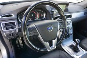 Pelēks Volvo V70 2015 Rīga, ar dzinēja tilpumu 2.00 L un nobraukumu 247 tūkst. km par 7200 €, foto 20 vietnē AUTOMOTO.COM.LV