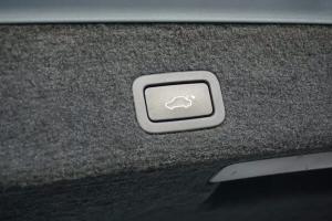 Pelēks Volvo V70 2015 Rīga, ar dzinēja tilpumu 2.00 L un nobraukumu 247 tūkst. km par 7200 €, foto 30 vietnē AUTOMOTO.COM.LV