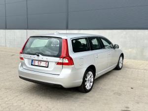 Grey Volvo V70 2015 in Riga, with an engine capacity of 2.00 L and mileage of 237 thousand km for 6690 €, photo 5 on AUTOMOTO.COM.LV
