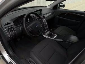 Grey Volvo V70 2015 in Riga, with an engine capacity of 2.00 L and mileage of 237 thousand km for 6690 €, photo 9 on AUTOMOTO.COM.LV