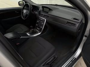 Grey Volvo V70 2015 in Riga, with an engine capacity of 2.00 L and mileage of 237 thousand km for 6690 €, photo 10 on AUTOMOTO.COM.LV