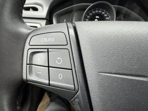 Grey Volvo V70 2015 in Riga, with an engine capacity of 2.00 L and mileage of 237 thousand km for 6690 €, photo 18 on AUTOMOTO.COM.LV