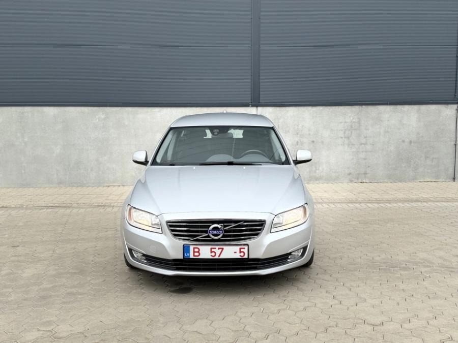 Pelēks Volvo V70 2015 Rīga, ar dzinēja tilpumu 2.00 L un nobraukumu 237 tūkst. km par 6690 €, foto 3 vietnē AUTOMOTO.COM.LV