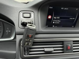 Pelēks Volvo V70 2015 Rīga, ar dzinēja tilpumu 2.00 L un nobraukumu 237 tūkst. km par 6690 €, foto 17 vietnē AUTOMOTO.COM.LV