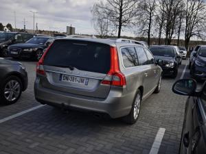 Grey Volvo V70 2015 in Riga, with an engine capacity of 2.00 L and mileage of 275 thousand km for 7990 €, photo 4 on AUTOMOTO.COM.LV