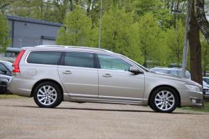 Grey Volvo V70 2015 in Riga, with an engine capacity of 2.00 L and mileage of 275 thousand km for 7990 €, photo 5 on AUTOMOTO.COM.LV