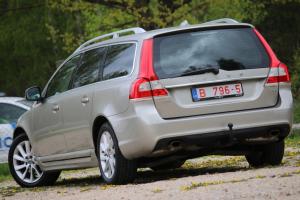 Grey Volvo V70 2015 in Riga, with an engine capacity of 2.00 L and mileage of 275 thousand km for 7990 €, photo 9 on AUTOMOTO.COM.LV