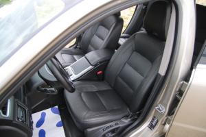 Grey Volvo V70 2015 in Riga, with an engine capacity of 2.00 L and mileage of 275 thousand km for 7990 €, photo 12 on AUTOMOTO.COM.LV