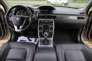 Grey Volvo V70 2015 in Riga, with an engine capacity of 2.00 L and mileage of 275 thousand km for 7990 €, photo 13 on AUTOMOTO.COM.LV