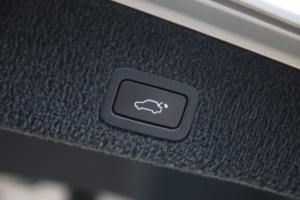 Grey Volvo V70 2015 in Riga, with an engine capacity of 2.00 L and mileage of 275 thousand km for 7990 €, photo 18 on AUTOMOTO.COM.LV