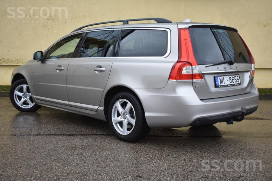 Grey Volvo V70 2015 in Talsi, with an engine capacity of 2.00 L and mileage of 245 thousand km for 5400 €, photo 3 on AUTOMOTO.COM.LV
