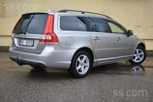 Grey Volvo V70 2015 in Talsi, with an engine capacity of 2.00 L and mileage of 245 thousand km for 5400 €, photo 6 on AUTOMOTO.COM.LV