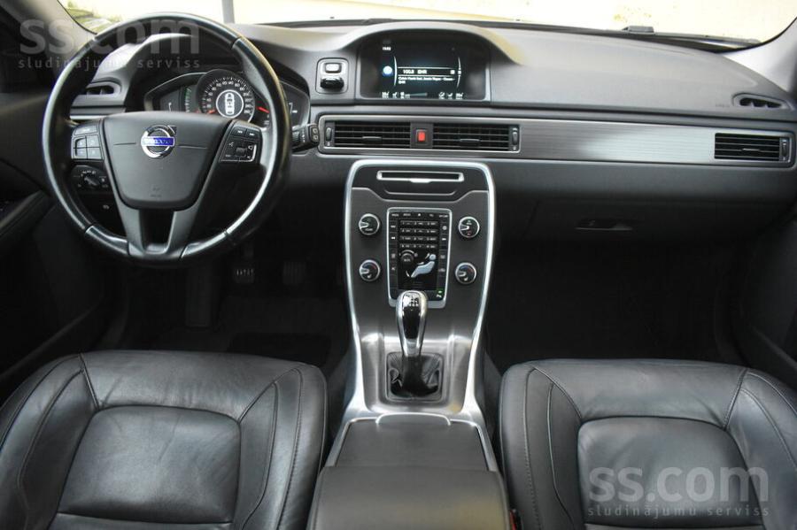 Grey Volvo V70 2015 in Talsi, with an engine capacity of 2.00 L and mileage of 245 thousand km for 5400 €, photo 8 on AUTOMOTO.COM.LV
