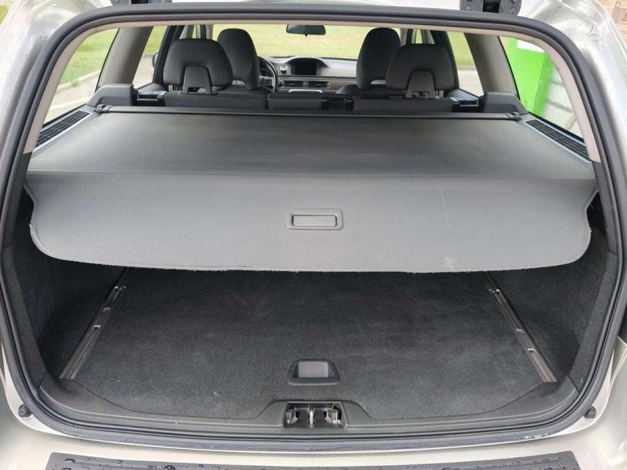 Grey Volvo V70 2015 in Ukmerge, with an engine capacity of 1.98 L and mileage of 289 thousand km for 4800 €, photo 9 on AUTOMOTO.COM.LV