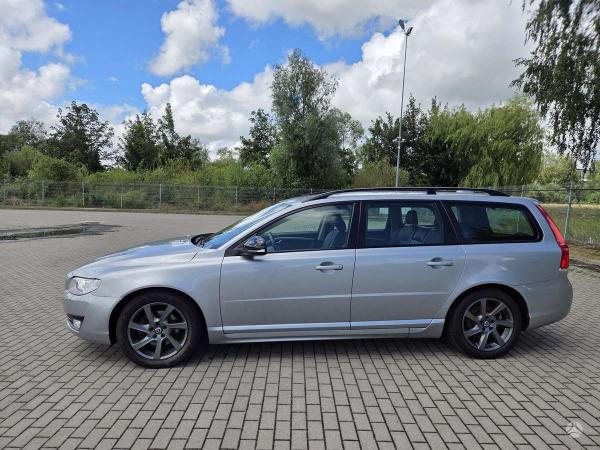 Pelēks Volvo V70 2015 Marijampole, ar dzinēja tilpumu 1.97 L un nobraukumu 290 tūkst. km par 5400 €, foto 8 vietnē AUTOMOTO.COM.LV