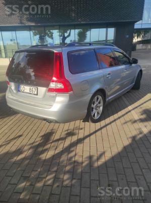 Grey Volvo V70 2015 in Daugavpils, with an engine capacity of 2.00 L and mileage of 317 thousand km for 5200 €, photo 6 on AUTOMOTO.COM.LV
