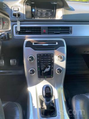 Grey Volvo V70 2015 in Daugavpils, with an engine capacity of 2.00 L and mileage of 317 thousand km for 5200 €, photo 12 on AUTOMOTO.COM.LV