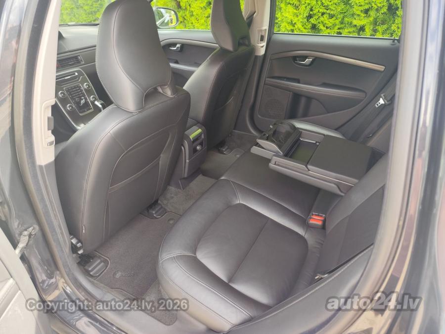 Grey Volvo V70 2015 in Paide, with an engine capacity of 2.00 L and mileage of 293 thousand km for 7990 €, photo 17 on AUTOMOTO.COM.LV