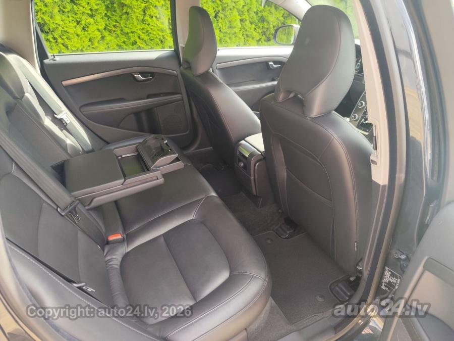 Grey Volvo V70 2015 in Paide, with an engine capacity of 2.00 L and mileage of 293 thousand km for 7990 €, photo 20 on AUTOMOTO.COM.LV