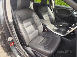 Grey Volvo V70 2015 in Paide, with an engine capacity of 2.00 L and mileage of 293 thousand km for 7990 €, photo 22 on AUTOMOTO.COM.LV