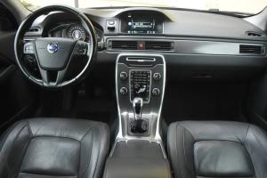 Pelēks Volvo V70 2015 Talsi, ar dzinēja tilpumu 2.00 L un nobraukumu 245 tūkst. km par 5400 €, foto 8 vietnē AUTOMOTO.COM.LV