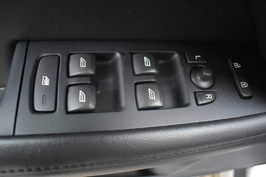 Pelēks Volvo V70 2015 Talsi, ar dzinēja tilpumu 2.00 L un nobraukumu 245 tūkst. km par 5400 €, foto 11 vietnē AUTOMOTO.COM.LV