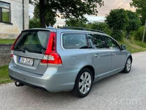 Pelēks Volvo V70 2015 Gulbene, ar dzinēja tilpumu 2.00 L un nobraukumu 240 tūkst. km par 6250 €, foto 5 vietnē AUTOMOTO.COM.LV