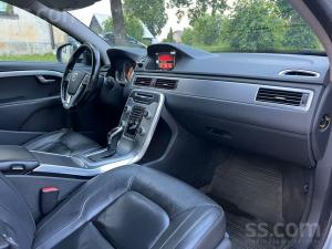 Pelēks Volvo V70 2015 Gulbene, ar dzinēja tilpumu 2.00 L un nobraukumu 240 tūkst. km par 6250 €, foto 9 vietnē AUTOMOTO.COM.LV