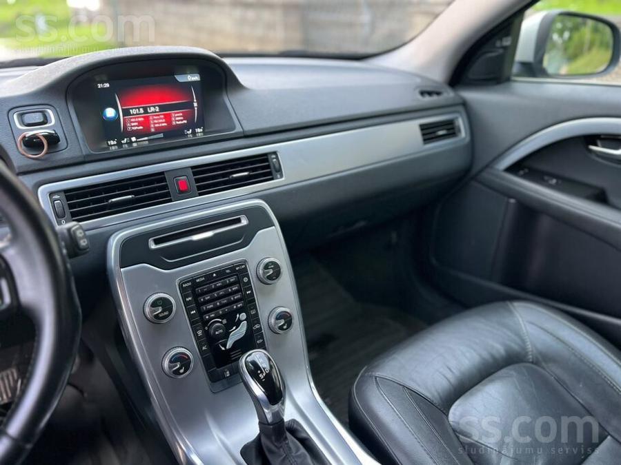 Pelēks Volvo V70 2015 Gulbene, ar dzinēja tilpumu 2.00 L un nobraukumu 240 tūkst. km par 6250 €, foto 11 vietnē AUTOMOTO.COM.LV