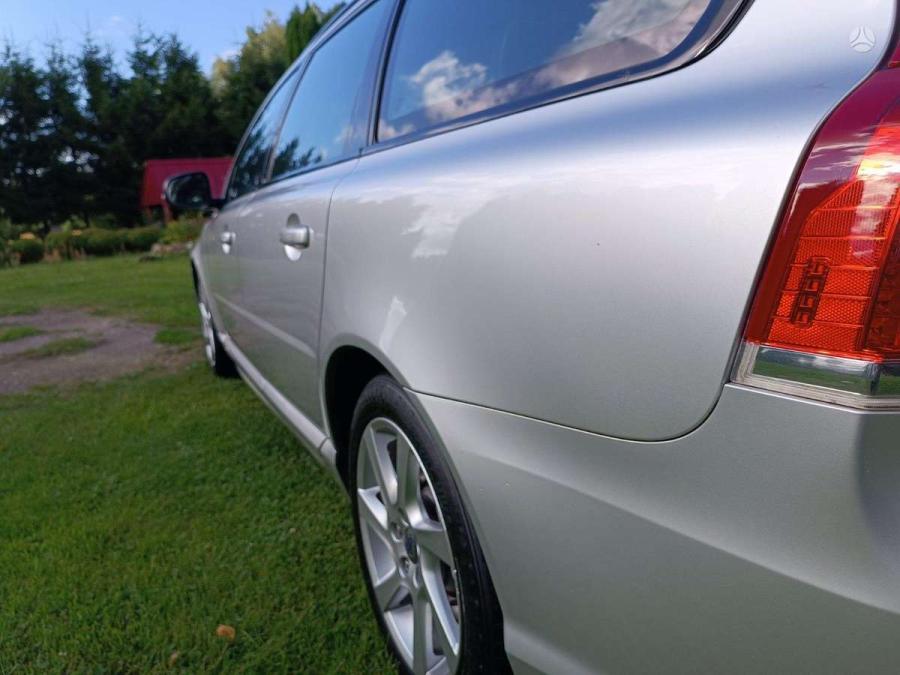 Grey Volvo V70 2015 in Varena, with an engine capacity of 1.98 L and mileage of 310 thousand km for 7150 €, photo 7 on AUTOMOTO.COM.LV