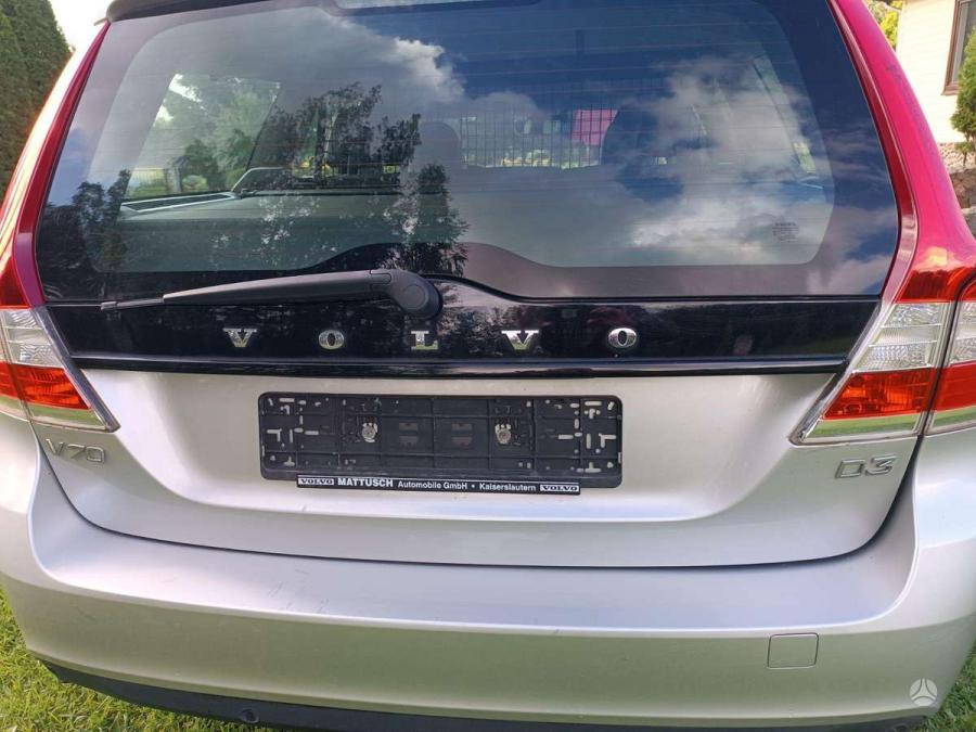 Grey Volvo V70 2015 in Varena, with an engine capacity of 1.98 L and mileage of 310 thousand km for 7150 €, photo 14 on AUTOMOTO.COM.LV
