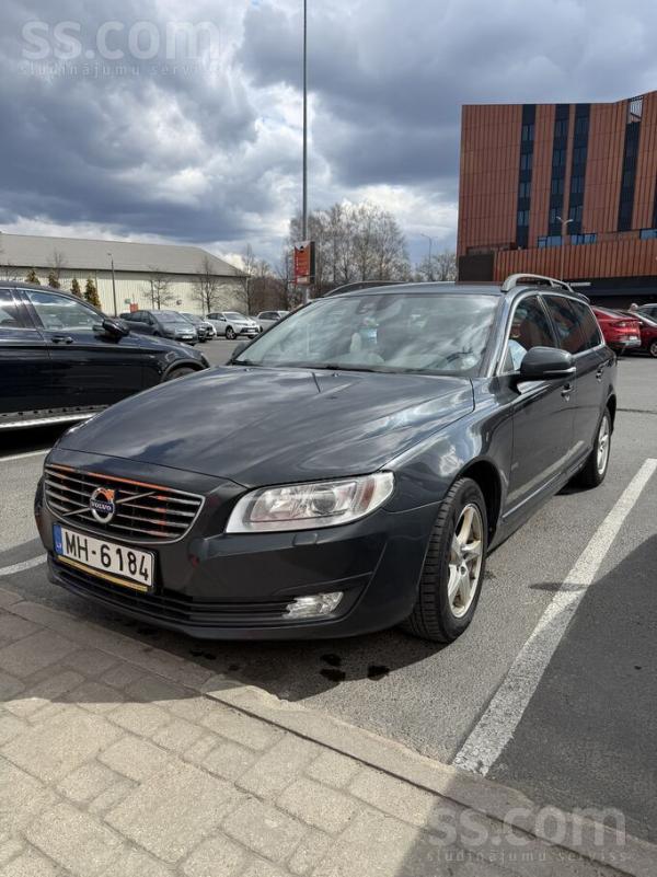Pelēks Volvo V70 2015 Rīga, ar dzinēja tilpumu 2.00 L un nobraukumu 246 tūkst. km par 7300 €, foto 1 vietnē AUTOMOTO.COM.LV