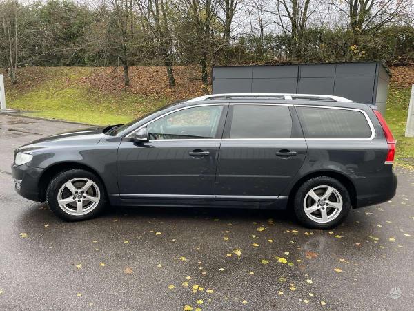 Grey Volvo V70 2016 in Alytus, with an engine capacity of 1.98 L and mileage of 290 thousand km for 6300 €, photo 4 on AUTOMOTO.COM.LV