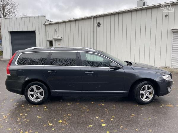 Grey Volvo V70 2016 in Alytus, with an engine capacity of 2.00 L and mileage of 290 thousand km for 6300 €, photo 8 on AUTOMOTO.COM.LV