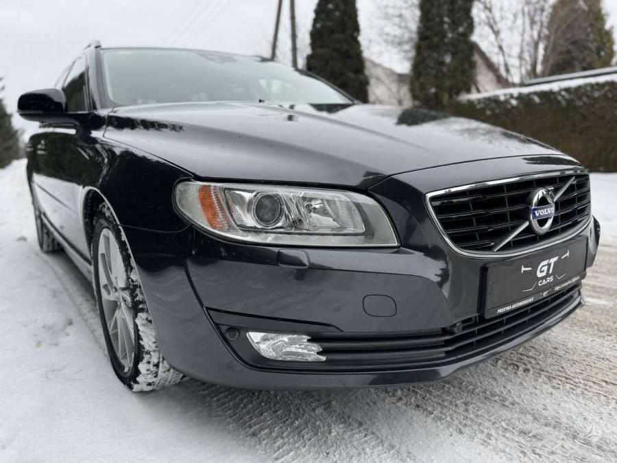 Pelēks Volvo V70 2016 Alīta, ar dzinēja tilpumu 1.98 L un nobraukumu 274 tūkst. km par 7750 €, foto 1 vietnē AUTOMOTO.COM.LV