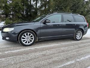Pelēks Volvo V70 2016 Alīta, ar dzinēja tilpumu 1.98 L un nobraukumu 274 tūkst. km par 7750 €, foto 4 vietnē AUTOMOTO.COM.LV