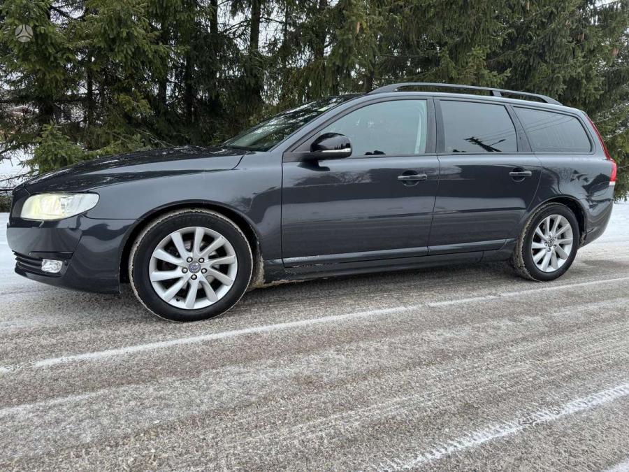 Pelēks Volvo V70 2016 Alīta, ar dzinēja tilpumu 1.98 L un nobraukumu 274 tūkst. km par 7750 €, foto 4 vietnē AUTOMOTO.COM.LV