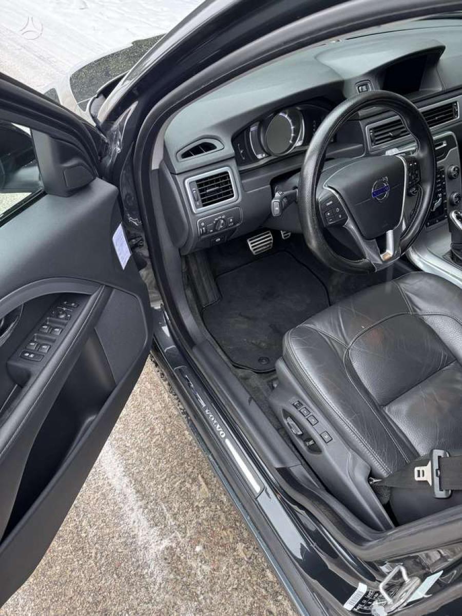 Pelēks Volvo V70 2016 Alīta, ar dzinēja tilpumu 1.98 L un nobraukumu 274 tūkst. km par 7750 €, foto 13 vietnē AUTOMOTO.COM.LV
