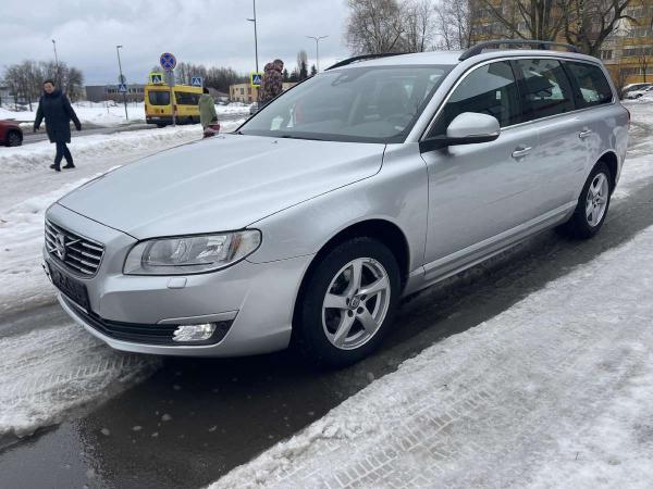 Pelēks Volvo V70 2016 Kauņa, ar dzinēja tilpumu 1.97 L un nobraukumu 200 tūkst. km par 6750 €, foto 1 vietnē AUTOMOTO.COM.LV