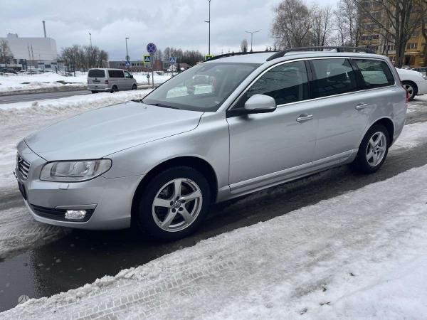Pelēks Volvo V70 2016 Kauņa, ar dzinēja tilpumu 1.97 L un nobraukumu 200 tūkst. km par 6750 €, foto 2 vietnē AUTOMOTO.COM.LV